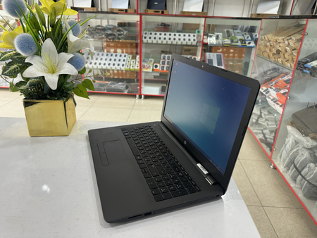 Hp core i3 8/256 ssdlik ishlashi tez holati yaxwi dasrurlash uchun