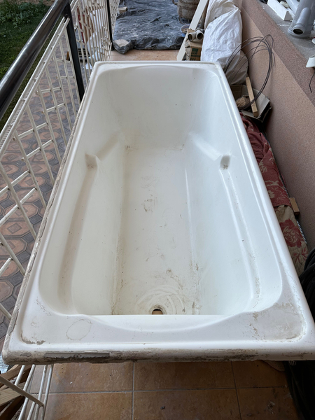 Vanna sotiladi quyma plastmassa og’irgina 180*80 razmer