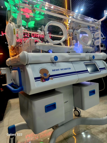 INCUBATOR INFANT BIN-3000B inkubator..