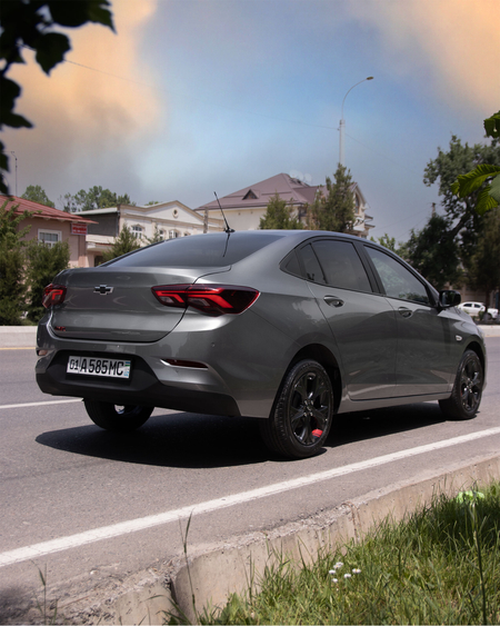 Продам Chevrolet onix Redline