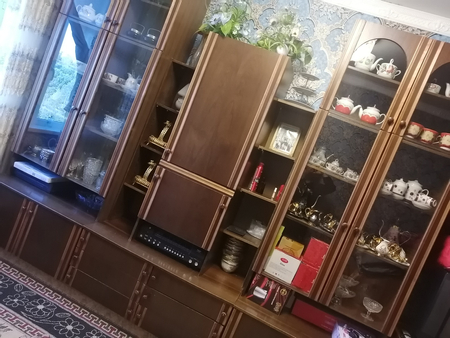 Продам стенку в хорошем состоянии, два дивана и сундук