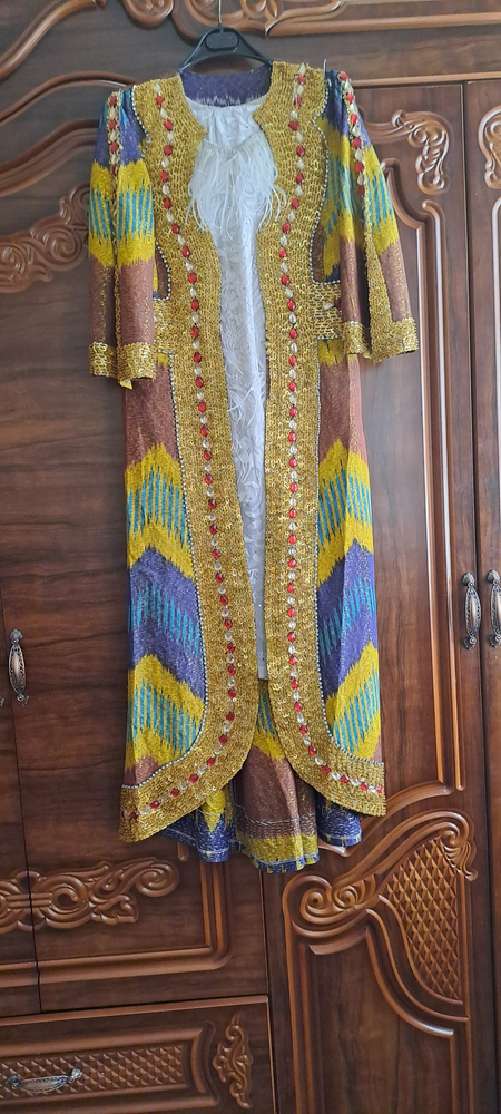 Adras Chopon qo'l mehnati.Barcha toshlar ,munchoqlarga zakazga tikilga
