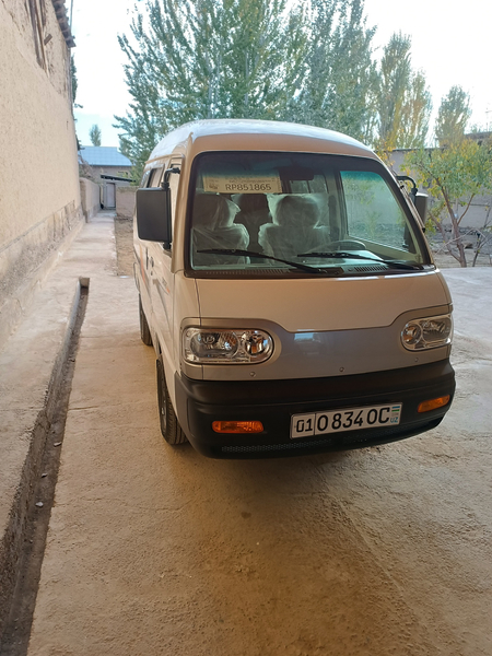 Damas sotiladi yurmagan salon rangi oq