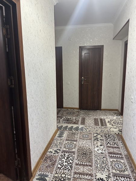 Сергели  3  хона 400 у. е 3 метрога афтобусда 5 минут + Маклер