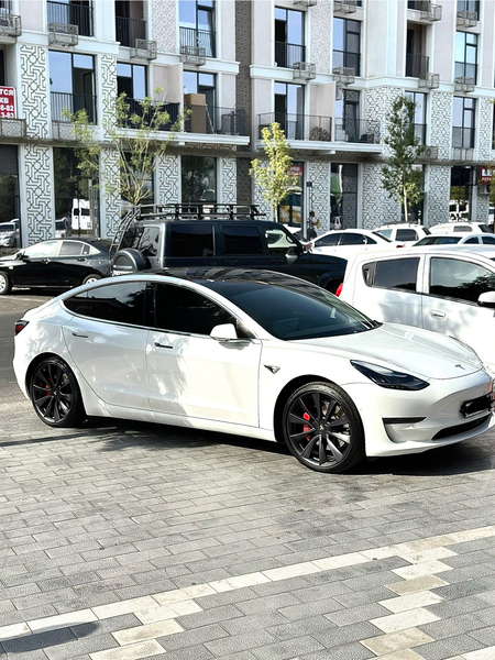 Tesla model 3 Rerformance Sport 3-sek 100-km|
