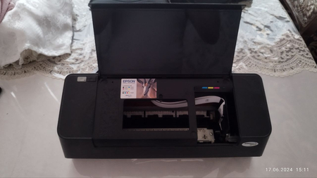 Rangli printer sotiladi