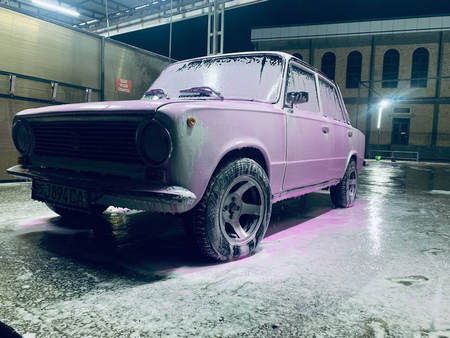 Vaz 21011 srochniy sotiladi