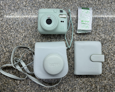Фотоаппарат Fujifilm instax Mini 12