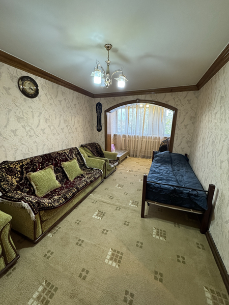 Продается 4 ком квартира мархабо