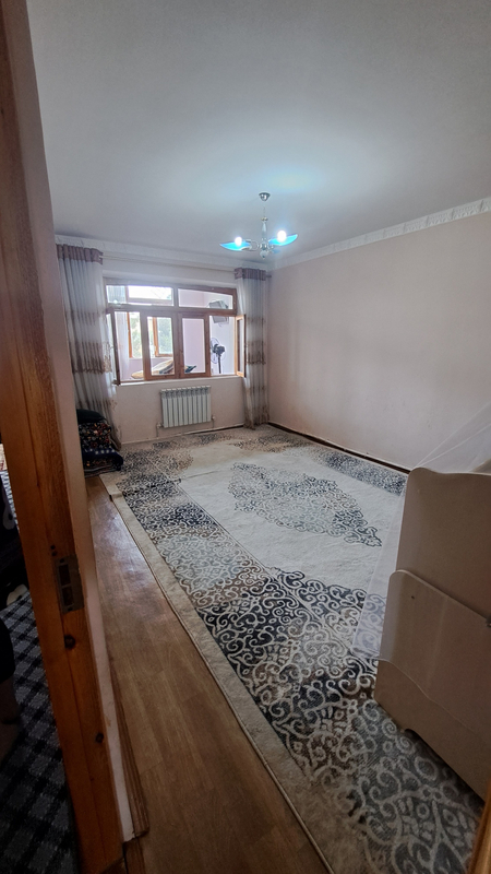 Срочно Продаётся 77 серия 3 комнат 3 этаж