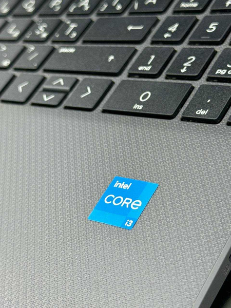 Hp Laptop 15s-fq5041/core i3-1215U/8/256/15.6
