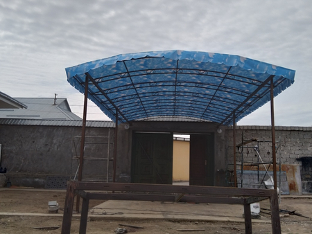 Banner tent ustanovka