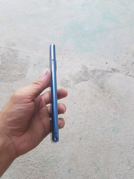 one plus 7t Flagman sotiladi yoki obmen