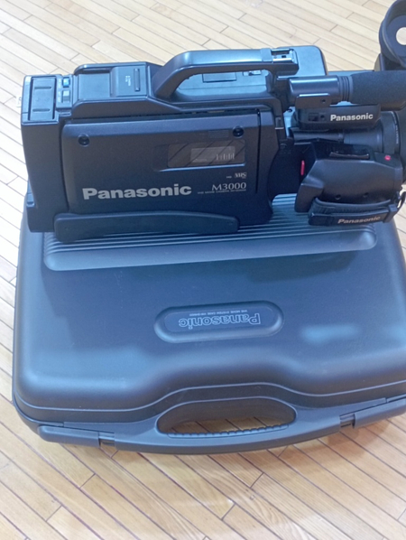 Panasonic M 3000