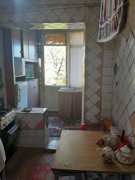 Коракамиш 1/4 Андалус маркет\\n3/4/4\\n70кв 2/6 Балкон