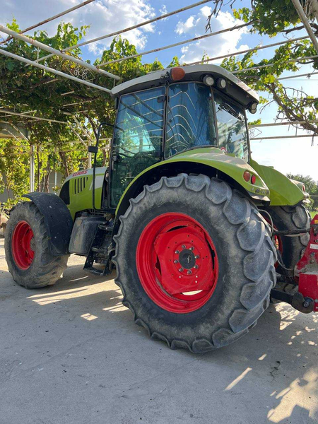 Claas arion 630c sotiladi.