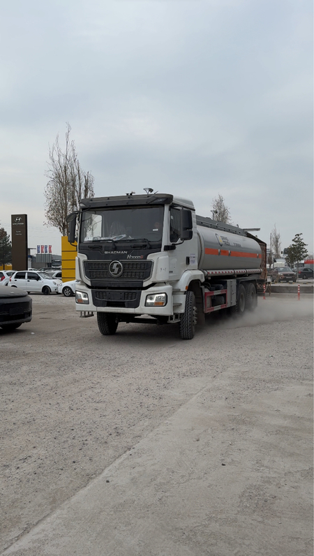 Shacman Benzavoz 20 kublik 336 ot kuchli full/ Бензавоз