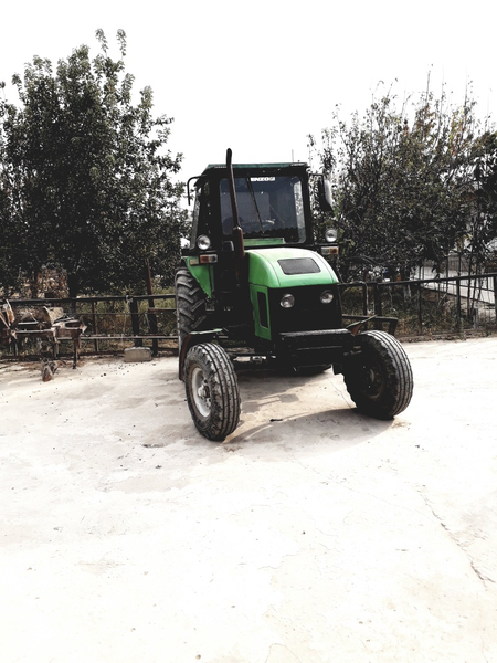 TTZ 80 10 Traktor sotiladi