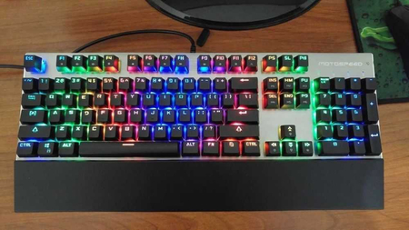 Топ! Б/У Механическая Клавиатура Motospeed CK108 RGB (свитчи Blue)