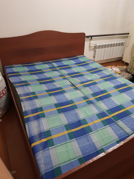 Мебель срочно сотилади