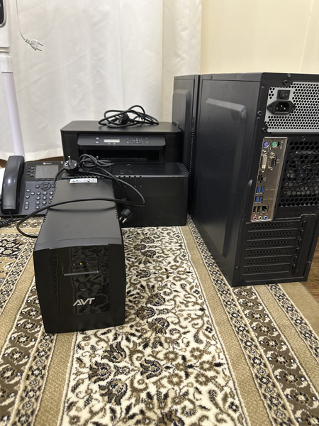 Компьютеры 4 процессора, 11 мониторов Hp, в хорошем состоянии
