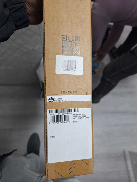 HP Laptop 15s-fq5340TU yangi   upakofkadan ochlmagan