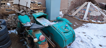 Ural mototsikl  sotiladi.