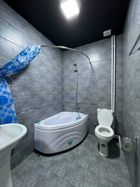 3 qavatli hovli sotiladi