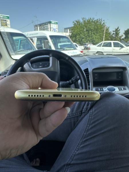 Продам iphone 11 64gb срочно