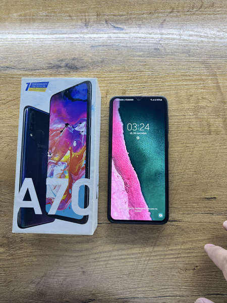 Продается Samsung Galaxy A70. 6/128