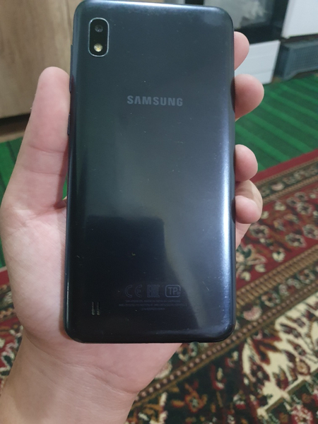 Samsung A10  Ideal 300 000