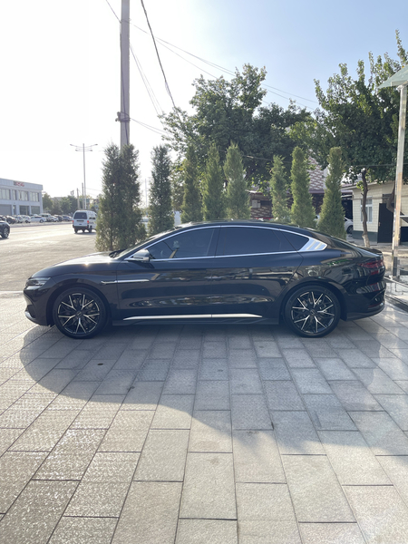 Byd han dual motor 3.9 sekun
