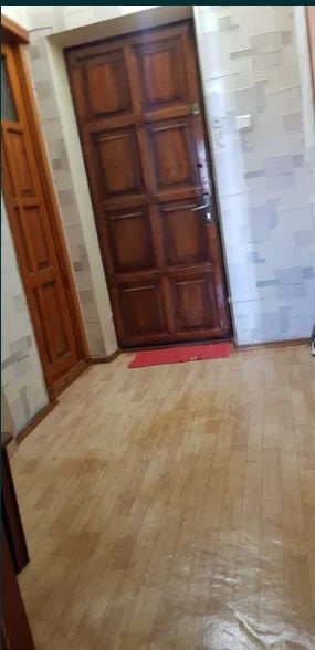 Ц7 1в2/7/9 продаю квартиру в хорошем районе ….!