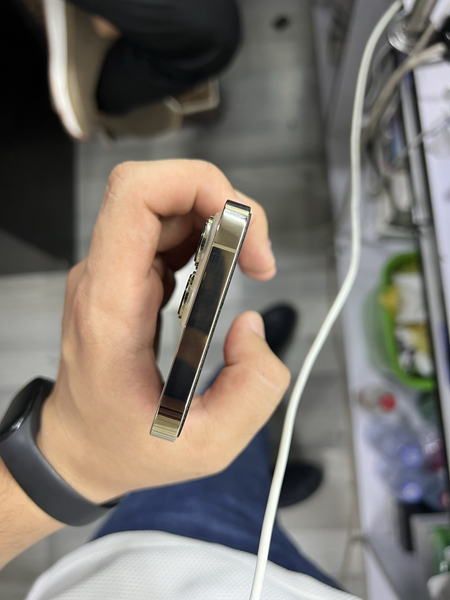 Iphone 13 pro gold