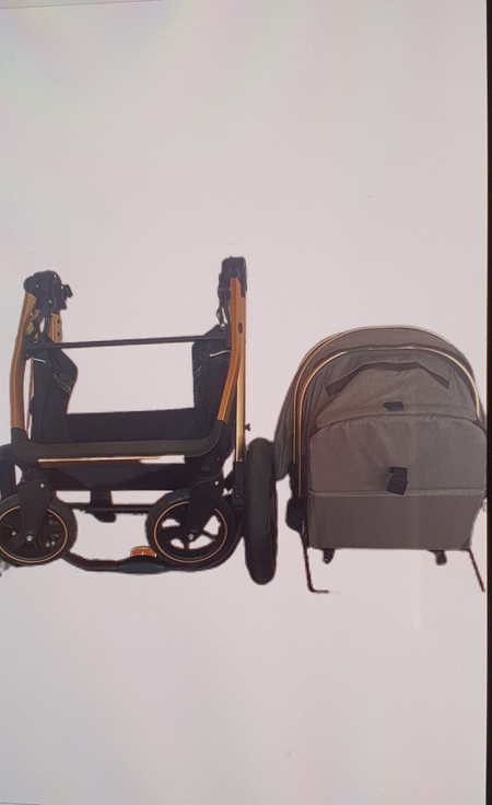 Продаётся INING BABY коляска пачти новий
