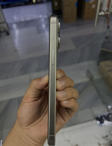 Iphone 15 pro max 256 natural titan