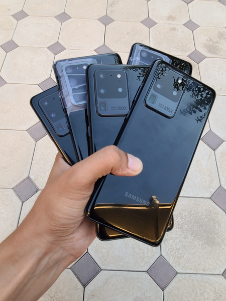 Samsung Galaxy S20 Ultra 5G. Snapdragon 865. OzU 12/256 GB. Garantya !