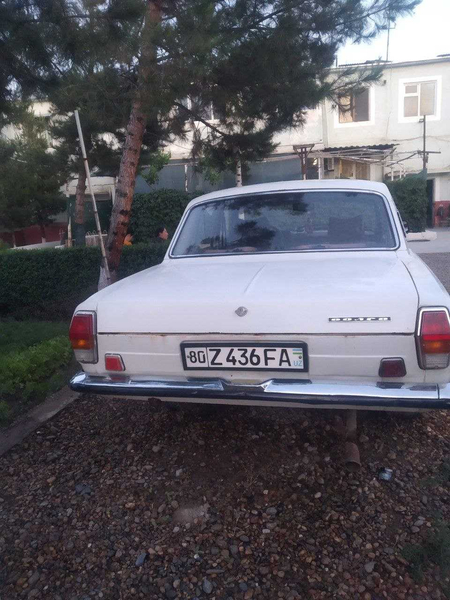 Volga oʼn besh milyon deyapmiz matori yaxshi moshina Kogon shaxarda