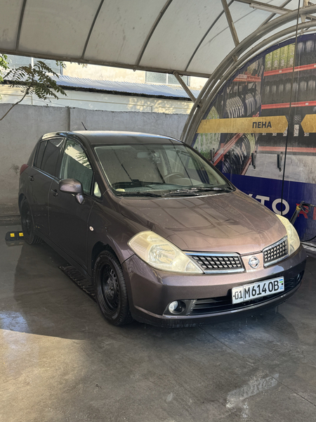 Nissan Tiida 1.6 2008