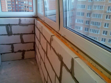 Утепление и кладка балконов.