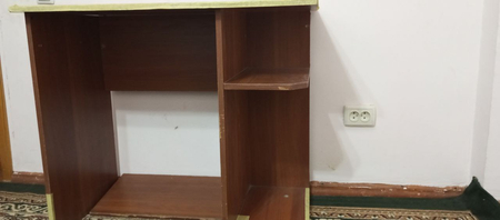 Продам б/у компьютерный стол