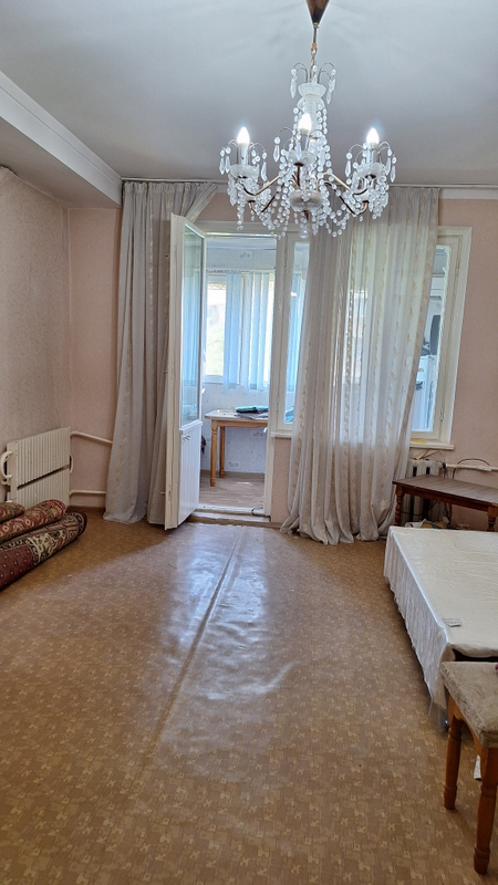 Продаётся квартира 1в2/5/9 Трехлесник возле Центрального банка.