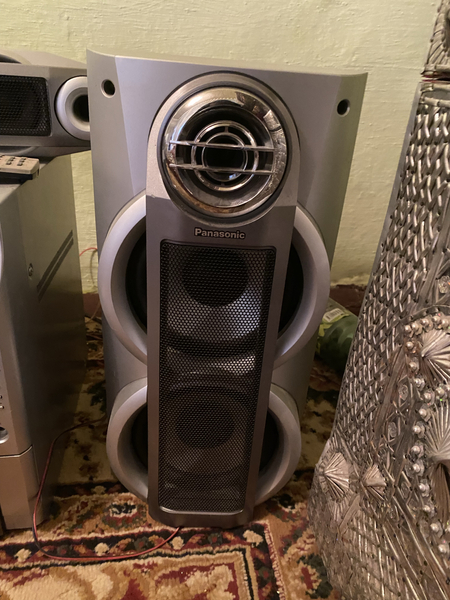 PANASONIC sentr BASS moshniy