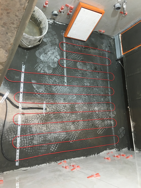 Tupli pol elektrichski