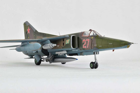 модель самолета МиГ-27 Academy 1/72