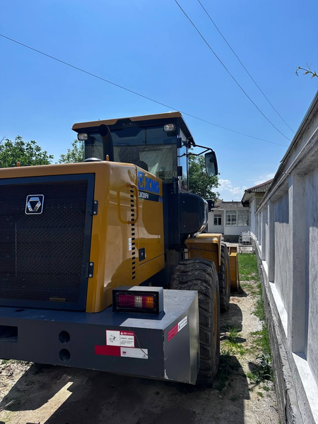Pogruzchik sotiladi 1.8 kub
