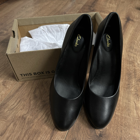 Кожаная обувь Clarks!