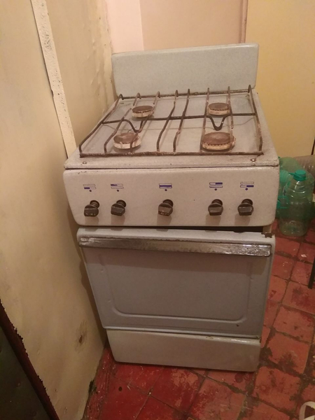 Gaz plitasi sotiladi.