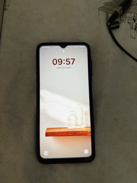 Samsung galaxy A13 bir kul telfon xolati yangidek 128g tel garantiyali