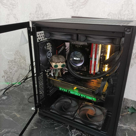 Core I9 9900KF  h370 wifi gaming  Rtx 2080ti EVGA \\nRam 32 gb Nvme 500
